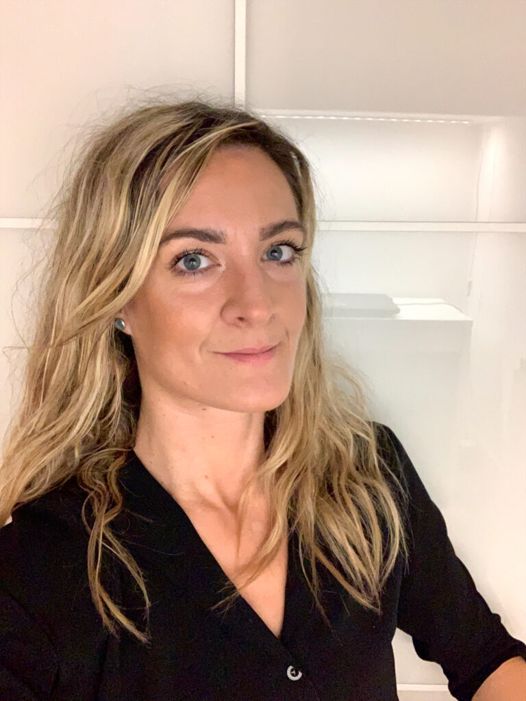 Anja Rebek - Locus.si